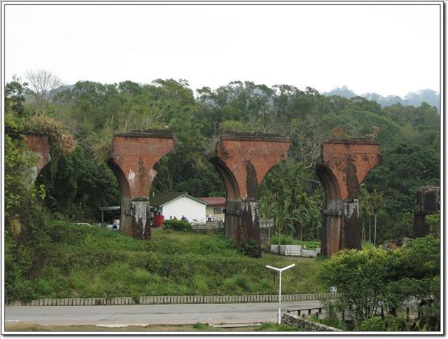 苗栗三義．黑皮臭豆腐＆龍騰斷橋-台灣美食專區