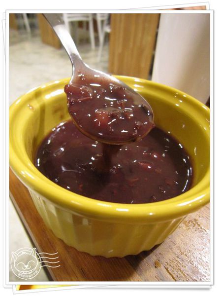 TOFU35(文心店) ※【星羽是吃貨-台中】暖呼呼大份量肉好吃，韓式小菜吃到飽的好吃銅盤烤肉--台灣美食專區